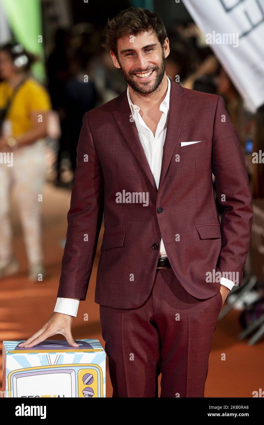 Hoja b hi-res stock photography and images - Alamy