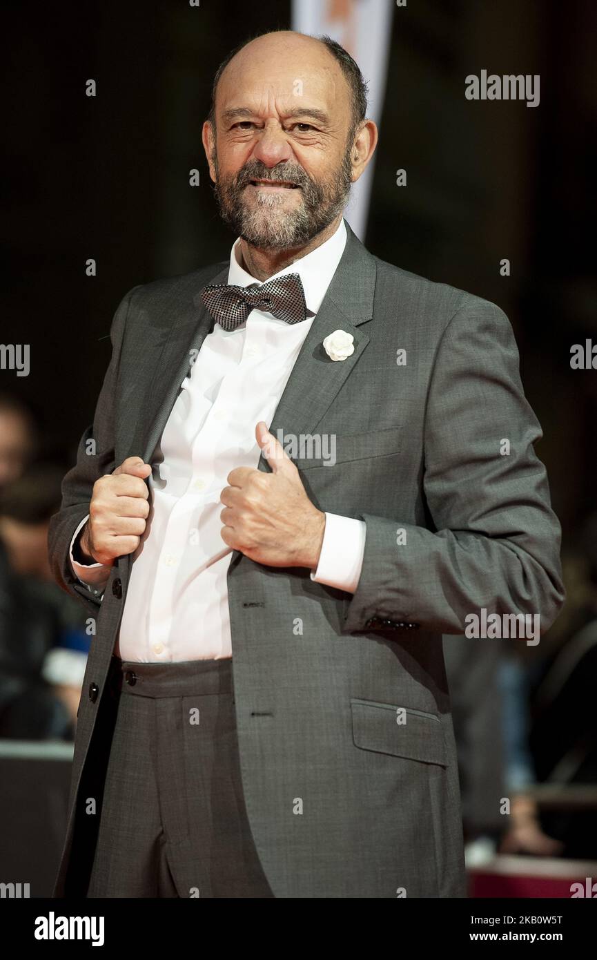 Javier Cansado attends to orange carpet of new comedian schedule of #0 ...