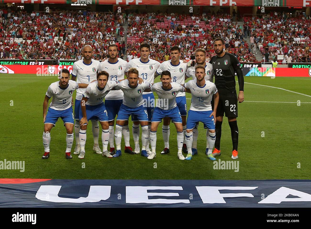 Line up team hi-res stock photography and images - Alamy