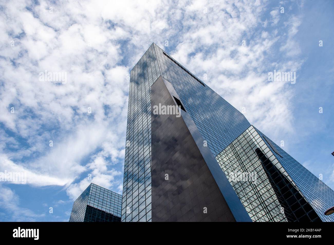 Rotterdam news building hi-res stock photography and images - Alamy