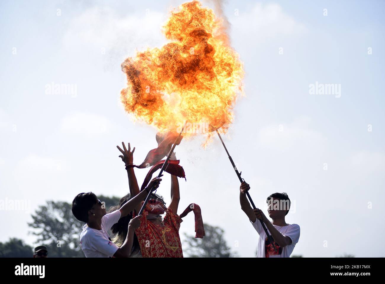 Lakhay dance hi-res stock photography and images - Alamy