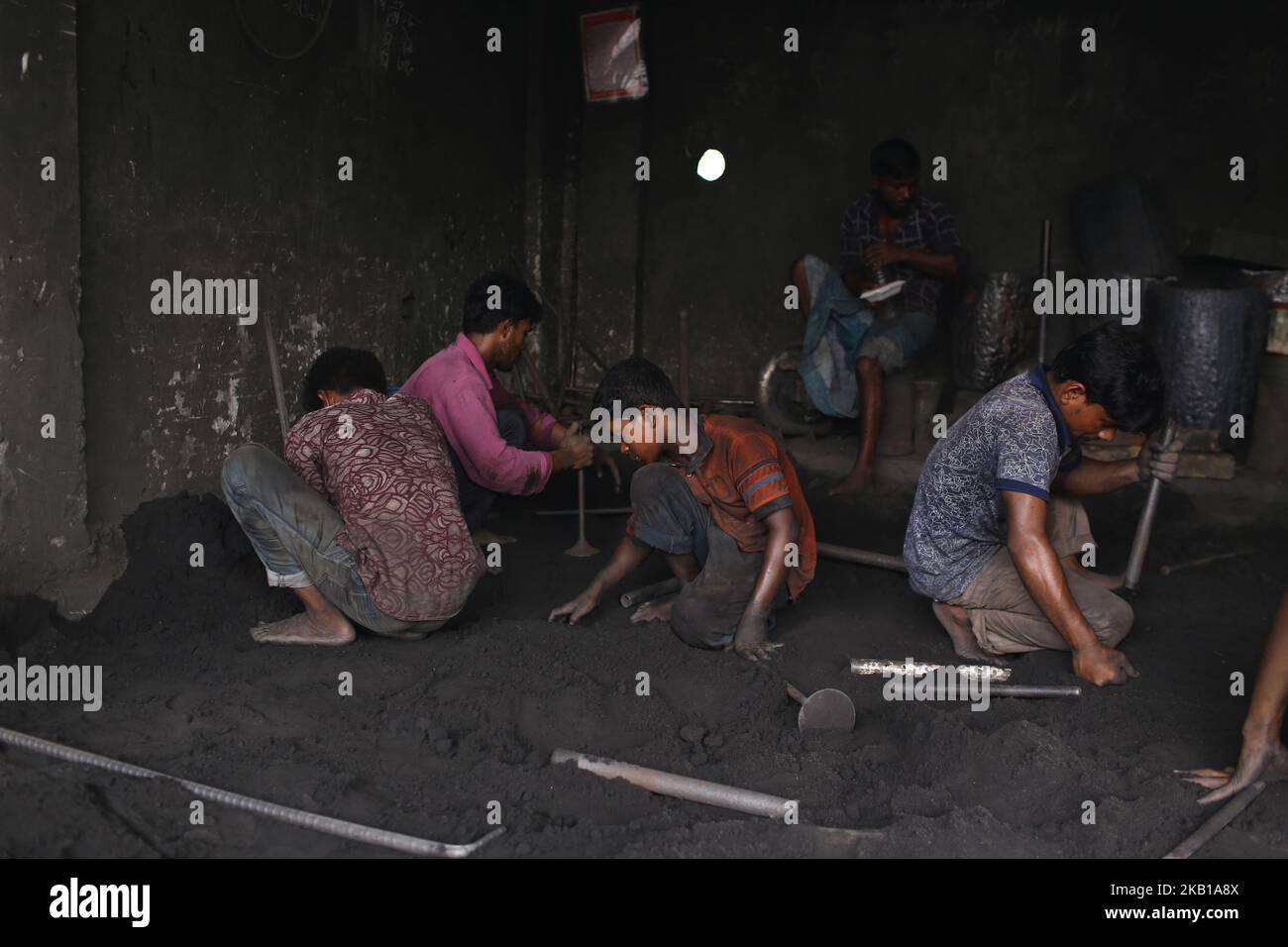 Shipyard security hi-res stock photography and images - Alamy