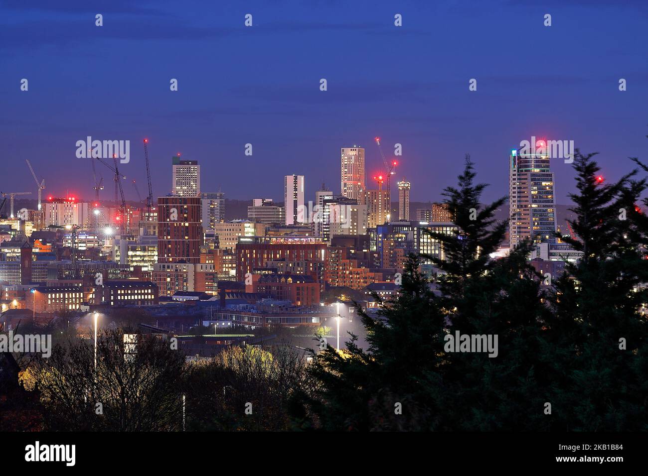 Leeds city skyline 2022 hi-res stock photography and images - Alamy