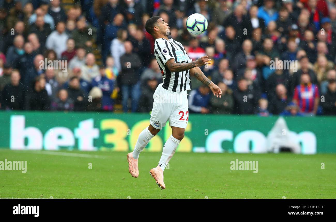 Newcastle United's DeAndre Yedlin during Premier League between Crystal ...