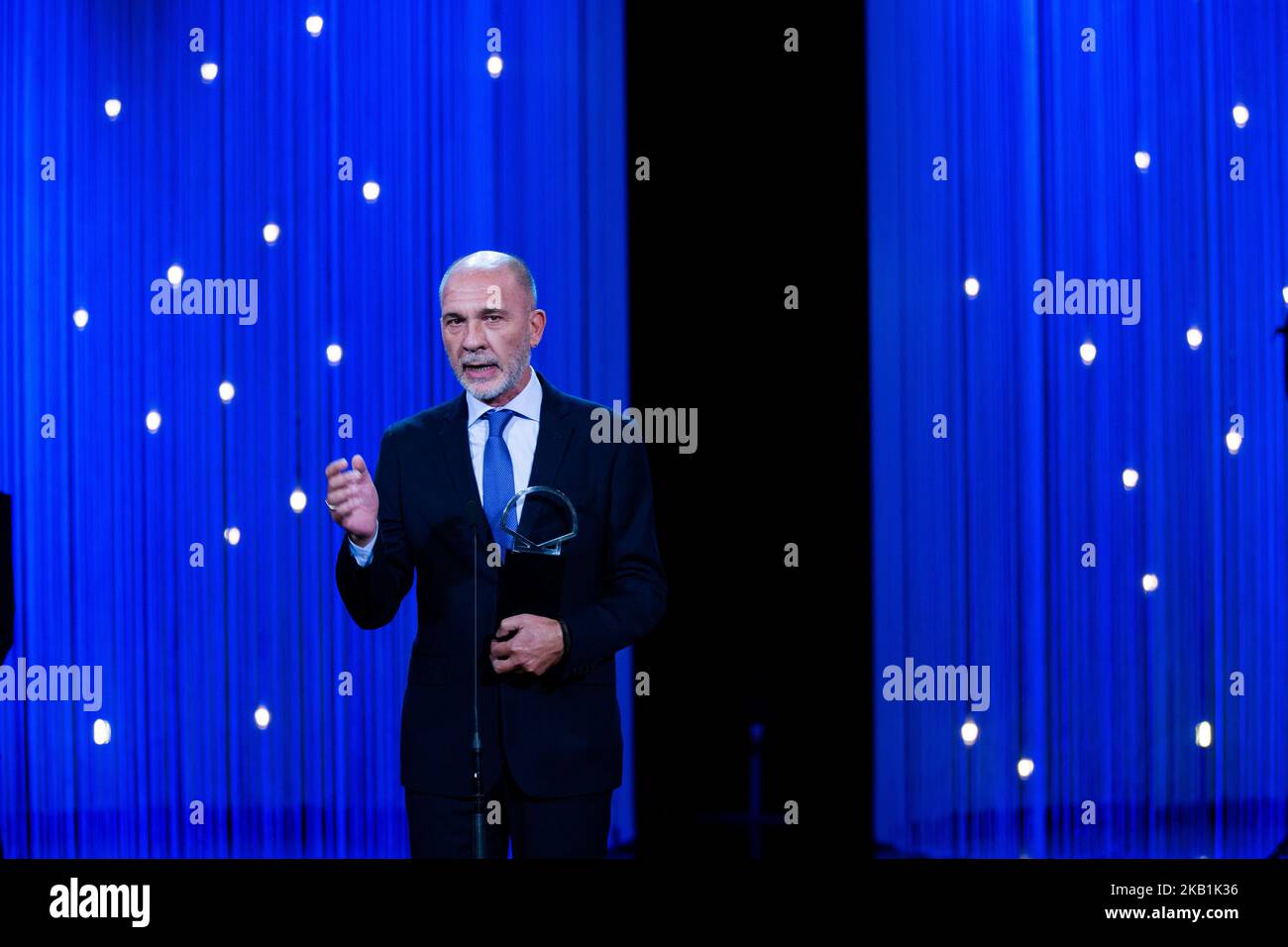 Dario Grandinetti receives Silver Shell for Best Actor for'Rojo' film ...