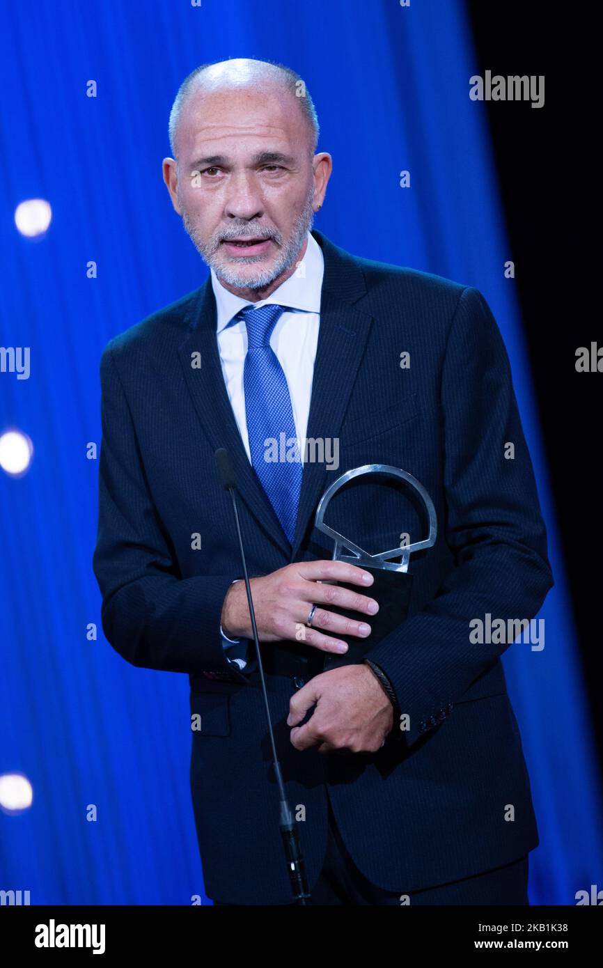 Dario Grandinetti receives Silver Shell for Best Actor for'Rojo' film ...