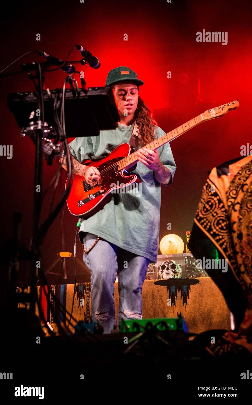 Tash sultana on stage hi-res stock photography and images - Alamy