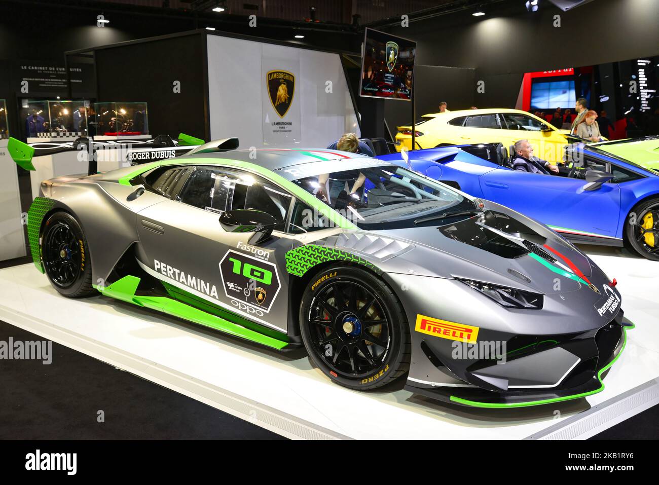 Lamborghini and Roger Dubuis displayed its new car and new technologies ...
