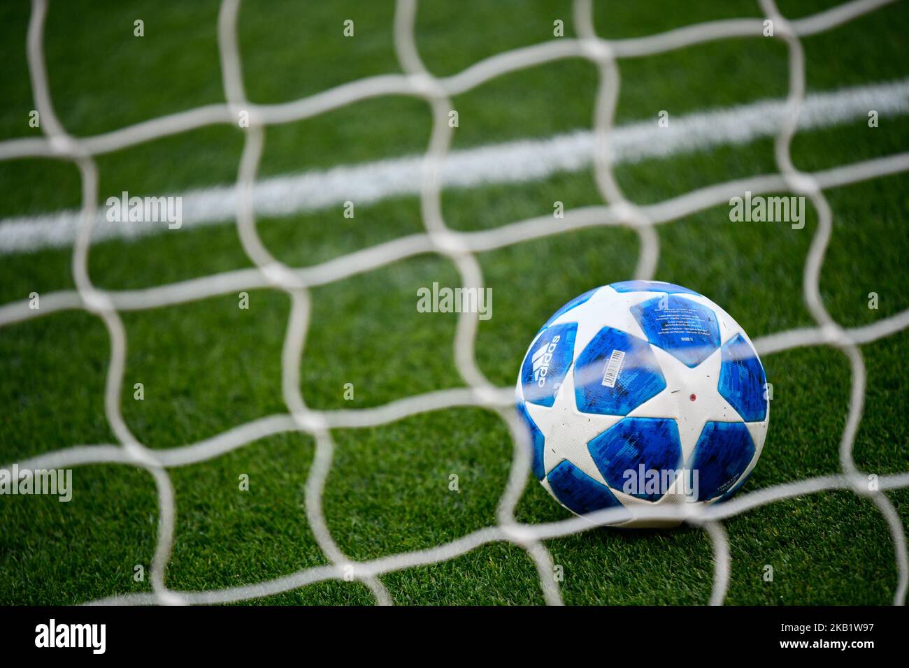Red star football paris hi-res stock photography and images - Alamy