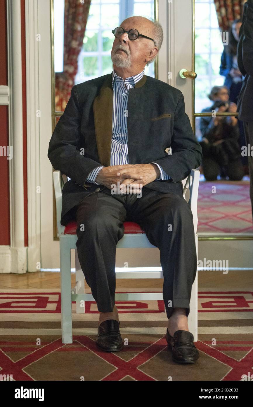 The teacher Fernando Botero during the presentation of the book Women ...