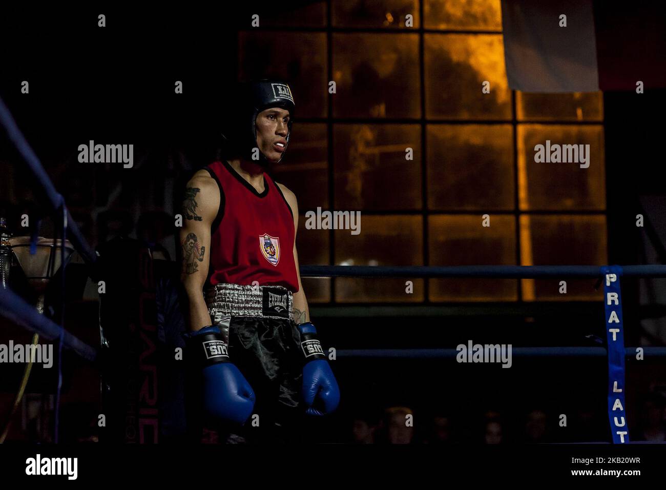 Amateur boxers from different Chilean clubs fought at the Prat-Lautaro ...