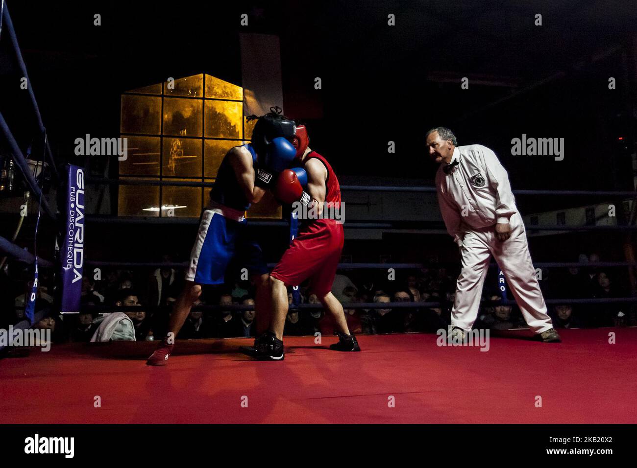 Amateur boxers from different Chilean clubs fought at the Prat-Lautaro ...