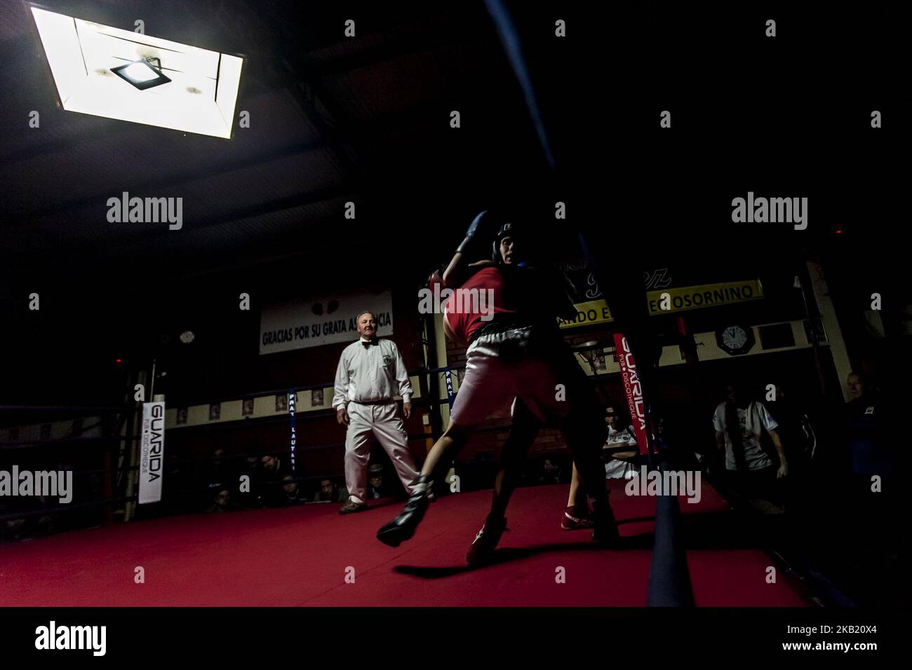 Amateur boxers from different Chilean clubs fought at the Prat-Lautaro ...