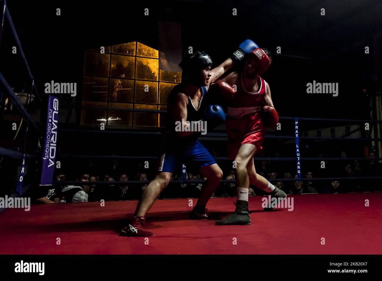 Amateur boxers from different Chilean clubs fought at the Prat-Lautaro ...