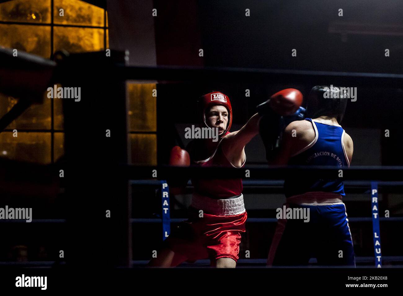 Amateur boxers from different Chilean clubs fought at the Prat-Lautaro ...