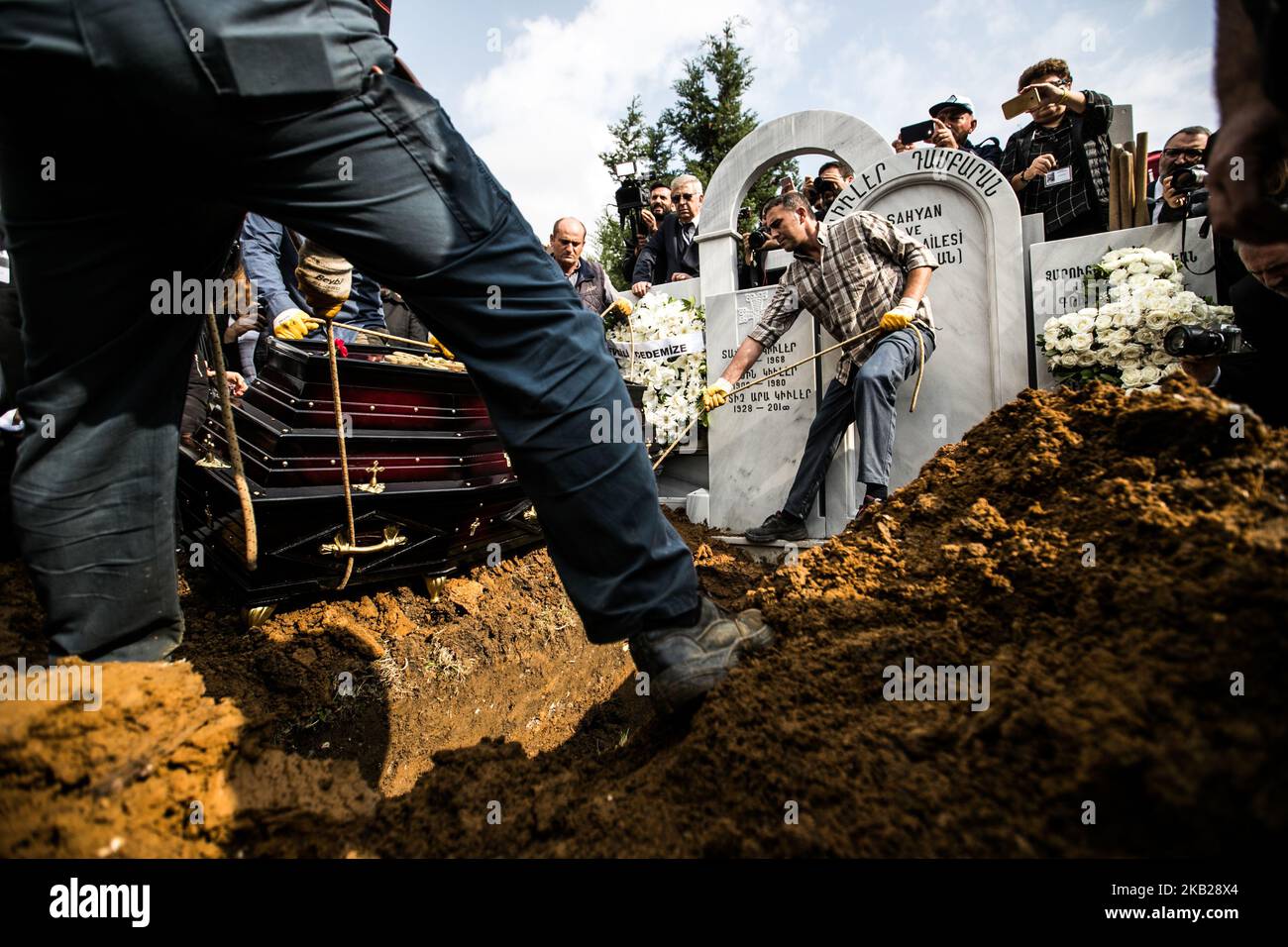 Turkey istanbul human interest turkish photographer ara guler coffin ...