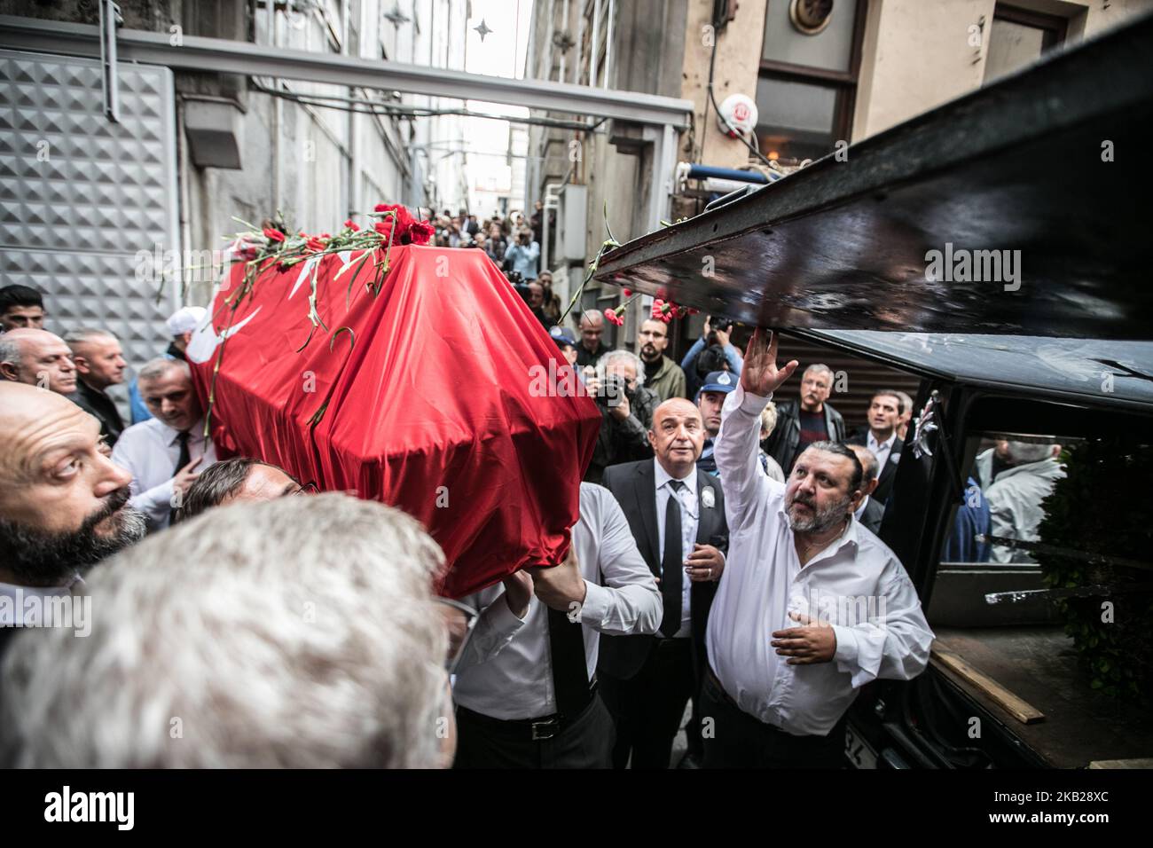 Galatasaray square hi-res stock photography and images - Alamy