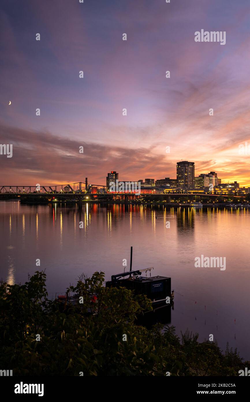 Long exposure Ottawa Gatineau The crescent moon and colorful sunset over Rideau River Stock ...