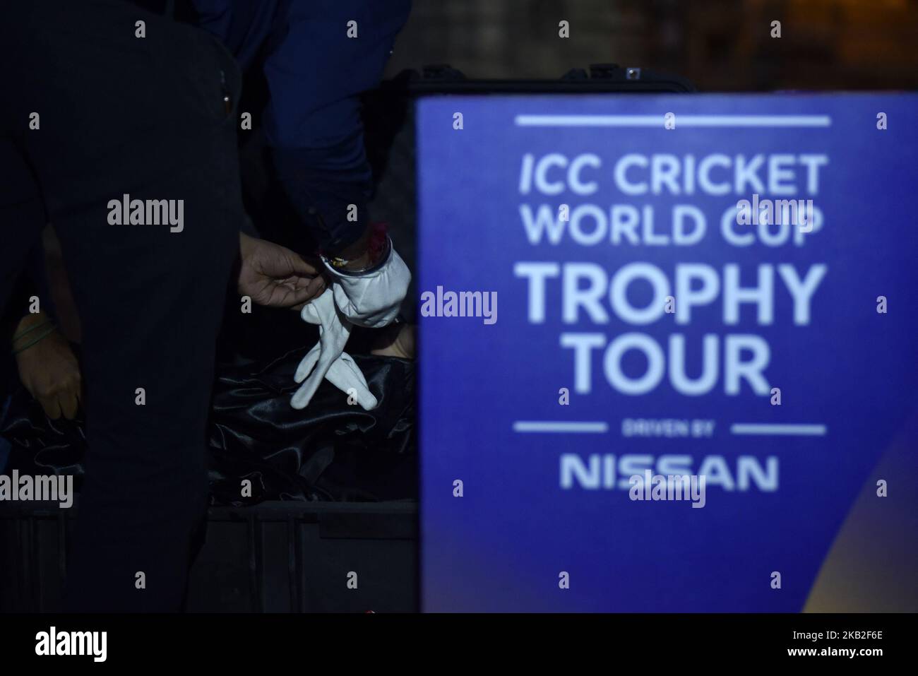 Dar font hi-res stock photography and images - Alamy