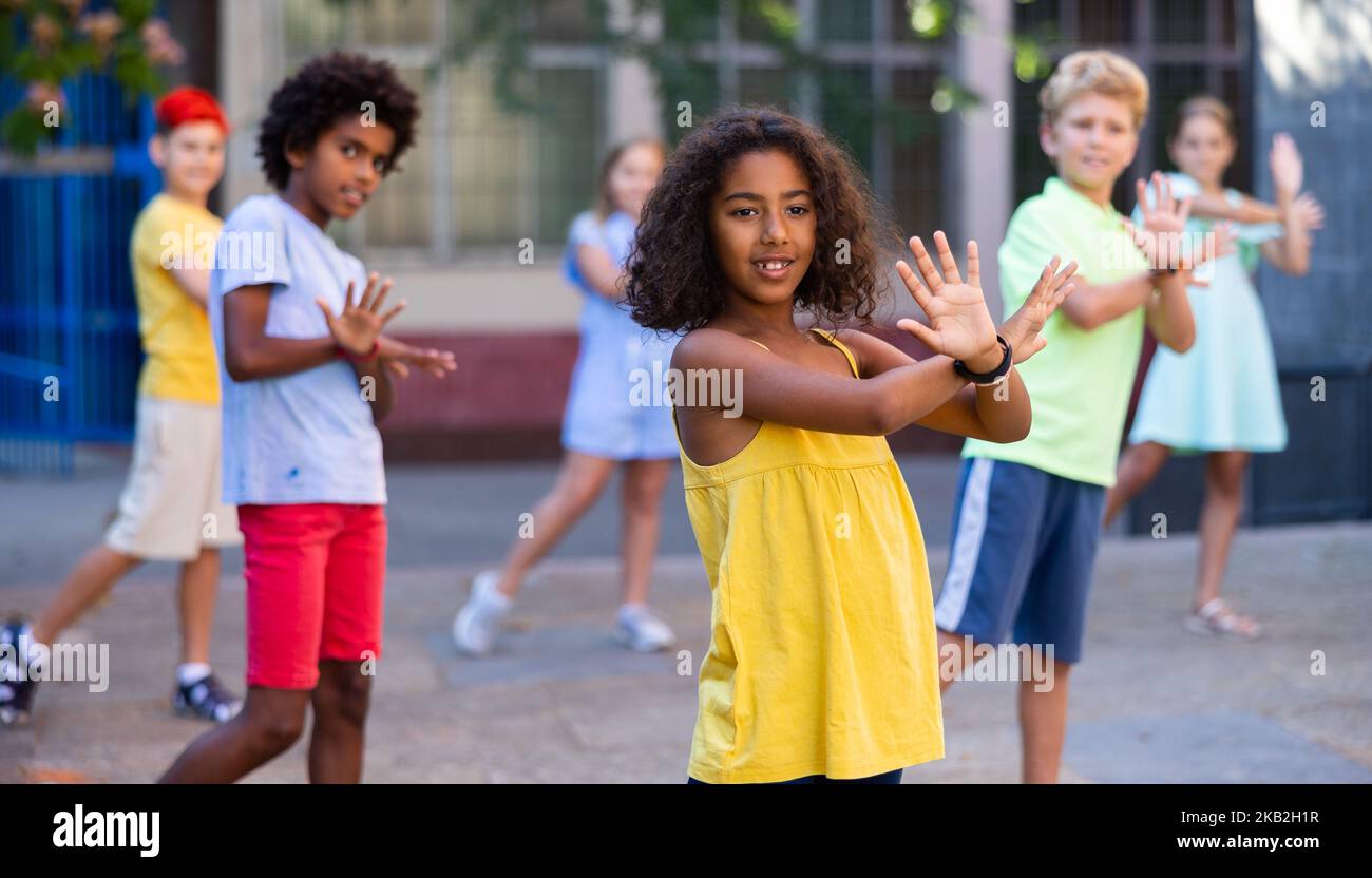 Group dancing french girl hi-res stock photography and images - Alamy