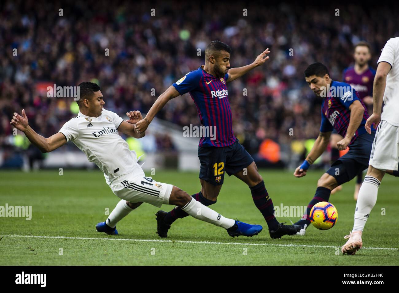 12 Rahinha from Brasil of FC Barcelona defended by 14 Casemiro from ...
