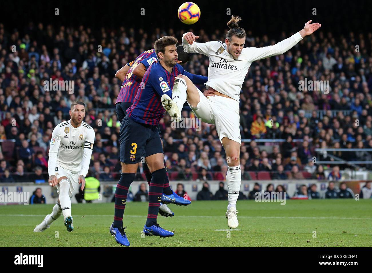 Gareth bale gerard pique hi-res stock photography and images - Alamy