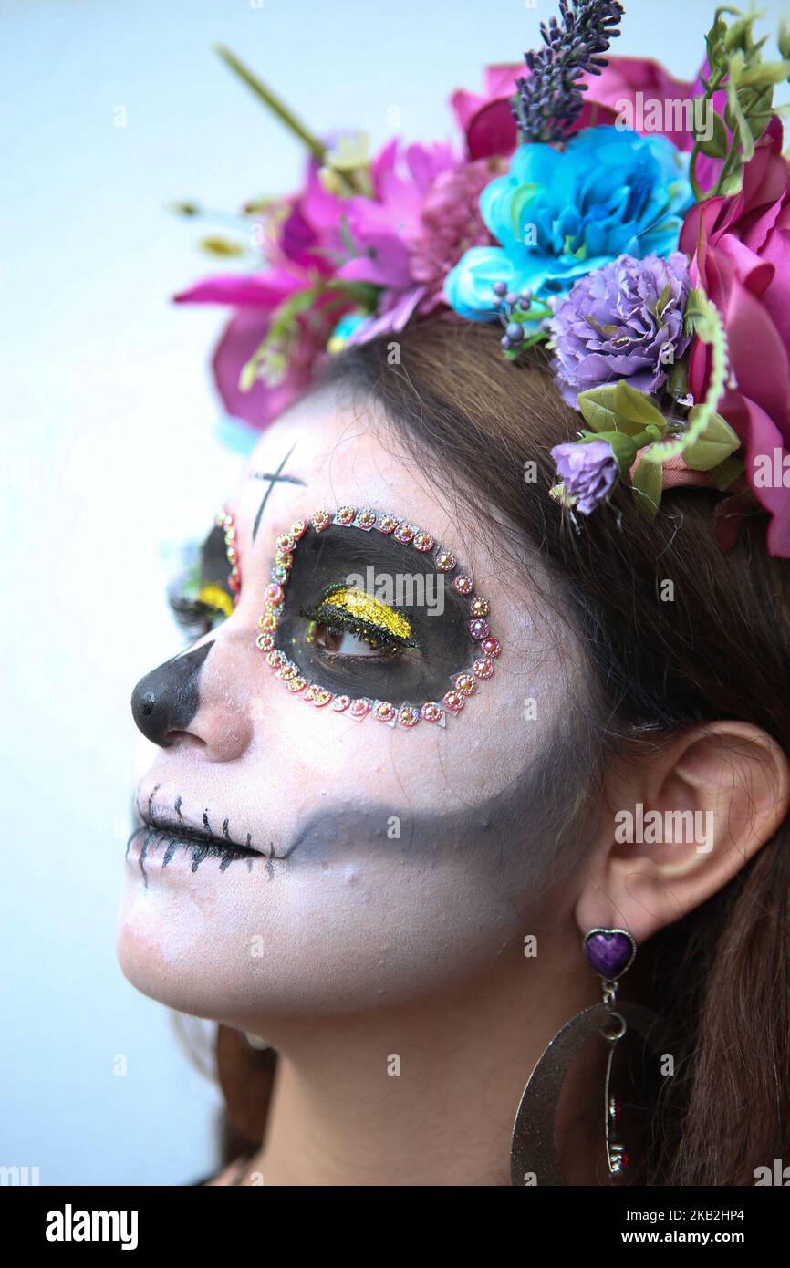 People dressed catrin catrina hi-res stock photography and images - Alamy