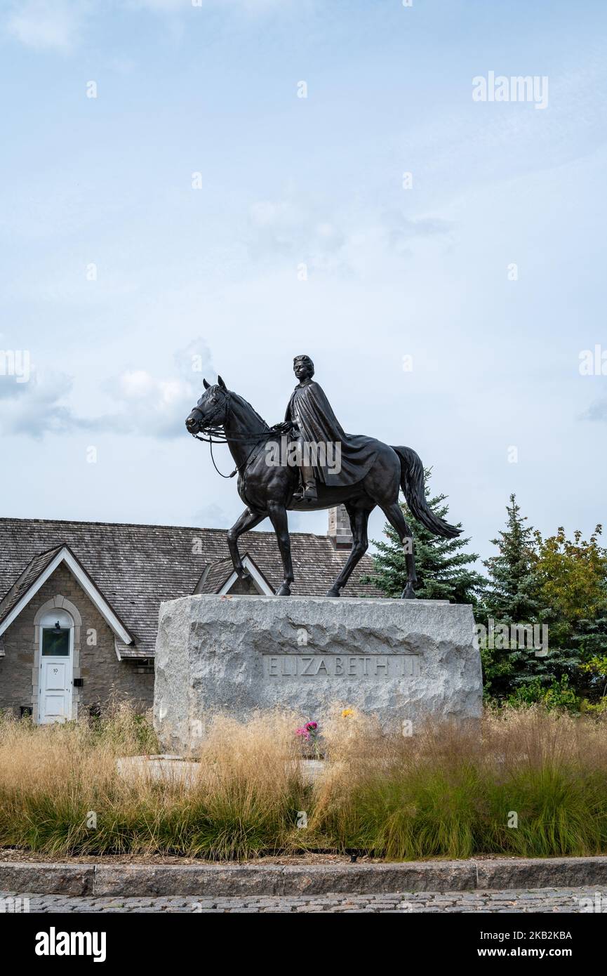 Statue of Queen Elizabeth II at the Governer Generals' house Stock ...