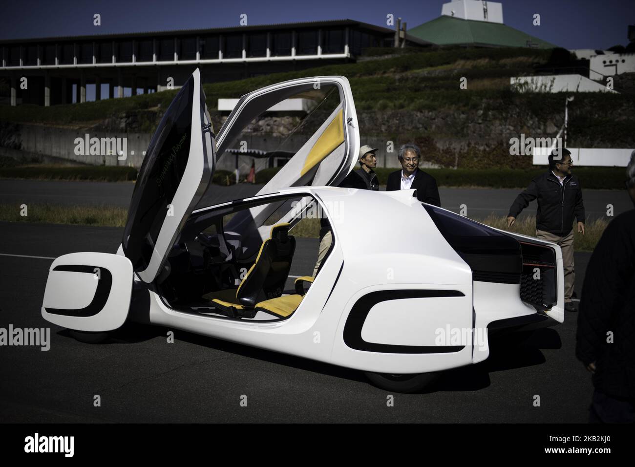 A prototype car using carbon fiber reinforced plastic (CFRP) made it's ...