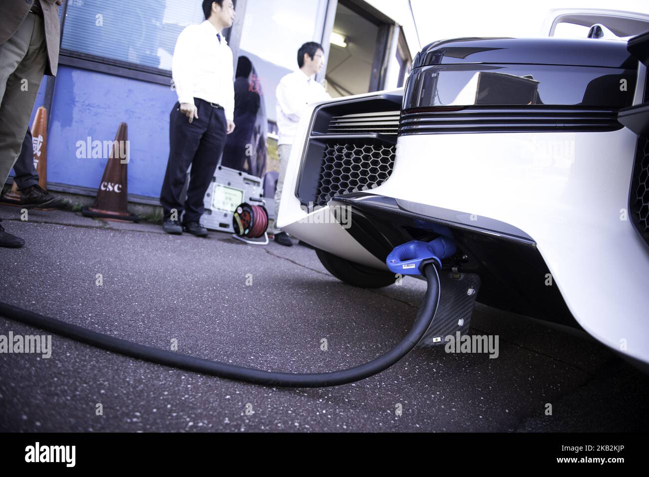 A prototype car using carbon fiber reinforced plastic (CFRP) made it's ...