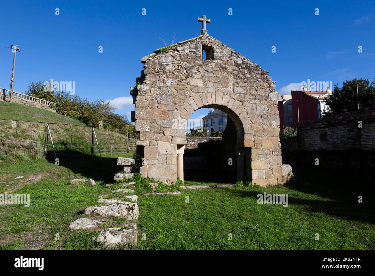 Visigothic arch of Panxon. Pre-Roman horseshoe arch Stock Photo - Alamy