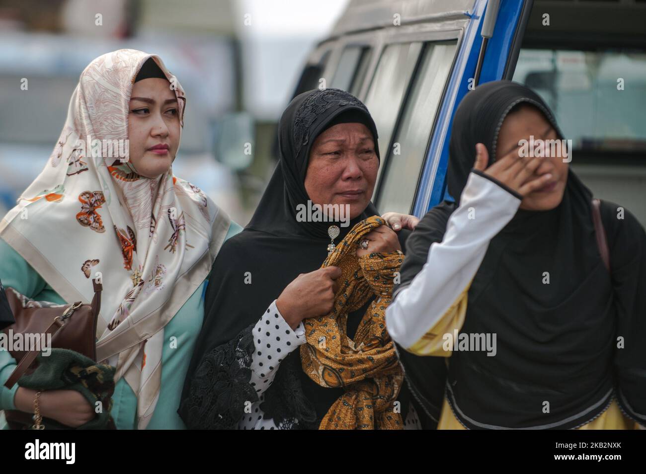 Crying plane hi-res stock photography and images - Alamy