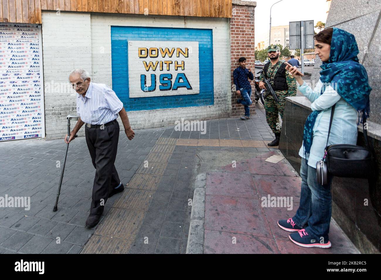 Graffiti in tehran hi-res stock photography and images - Alamy