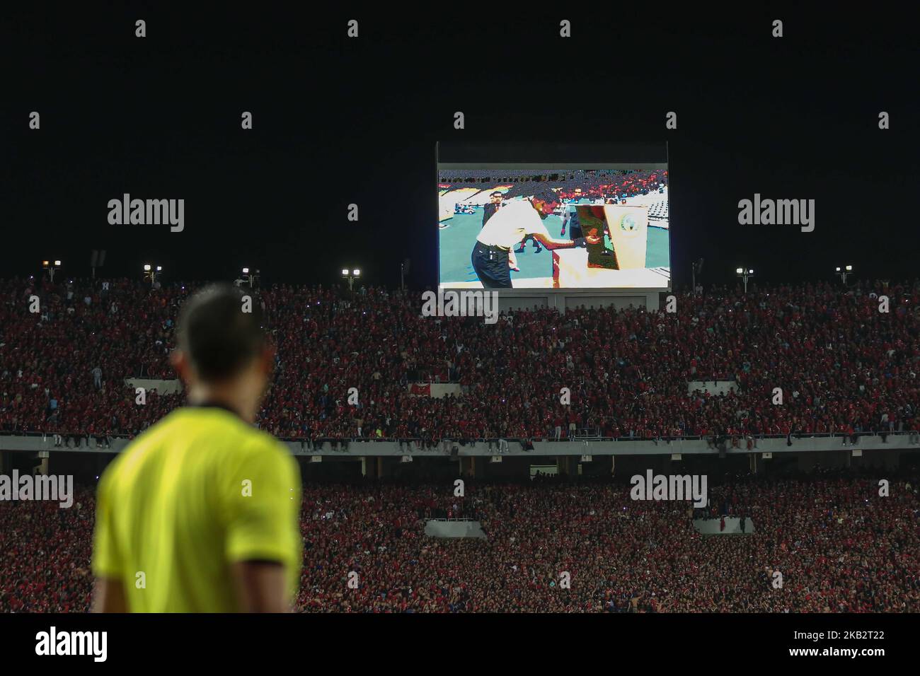 Referee Mahdi Ebid on the big signals for the VAR during their first ...