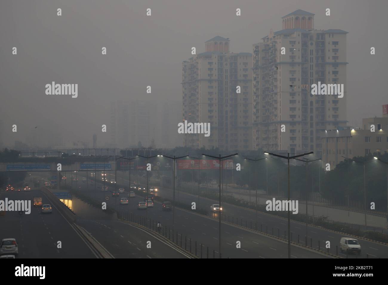 Gurgaon skyline hi-res stock photography and images - Alamy