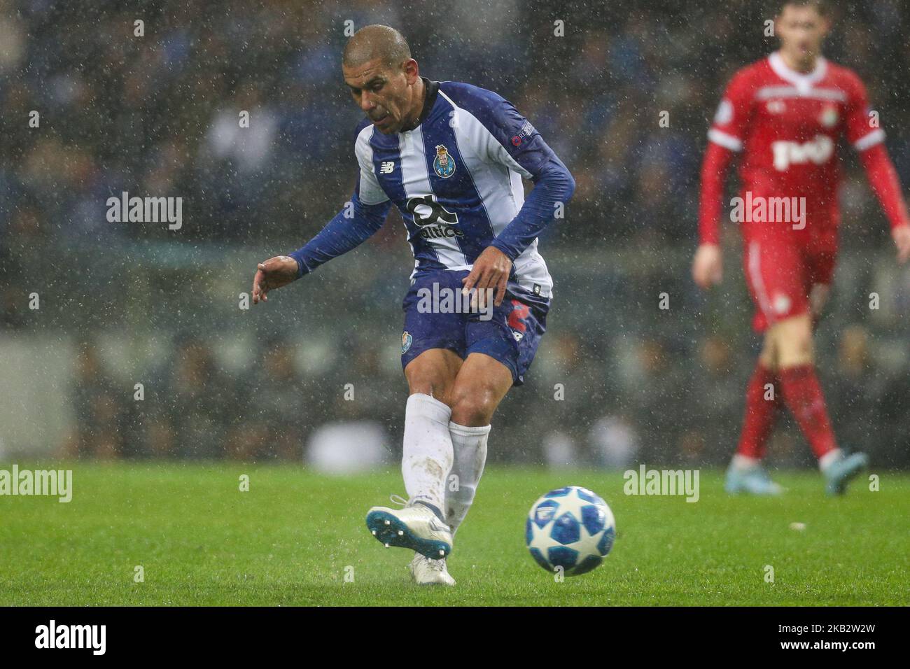 Porto's Uruguayan defender Maxi Pereira in action during the UEFA ...