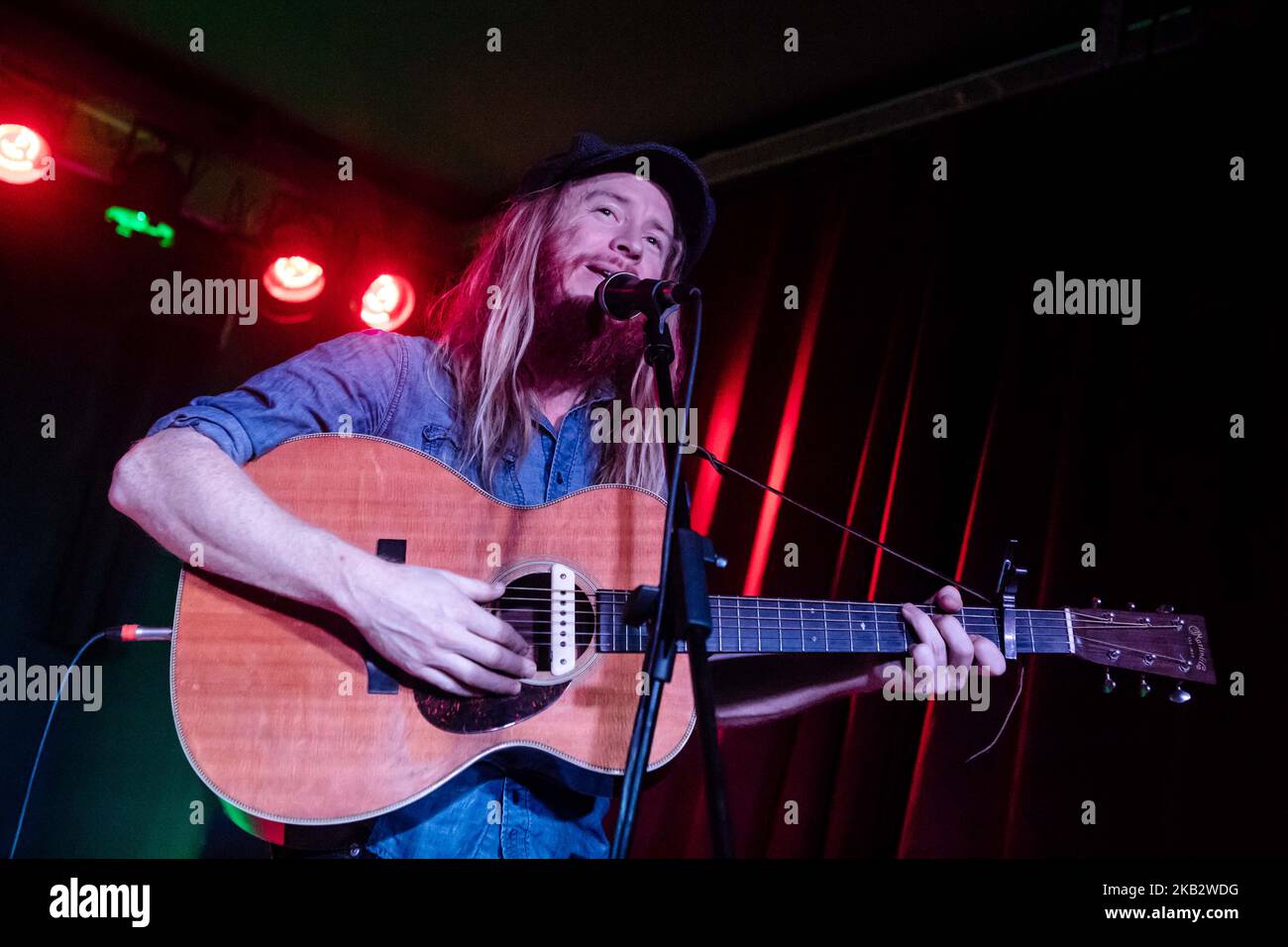 Stu Larsen & Natsuki Kurai performs live at Circolo Ohibò in Milano, Italy, on November 06, 2018 ...