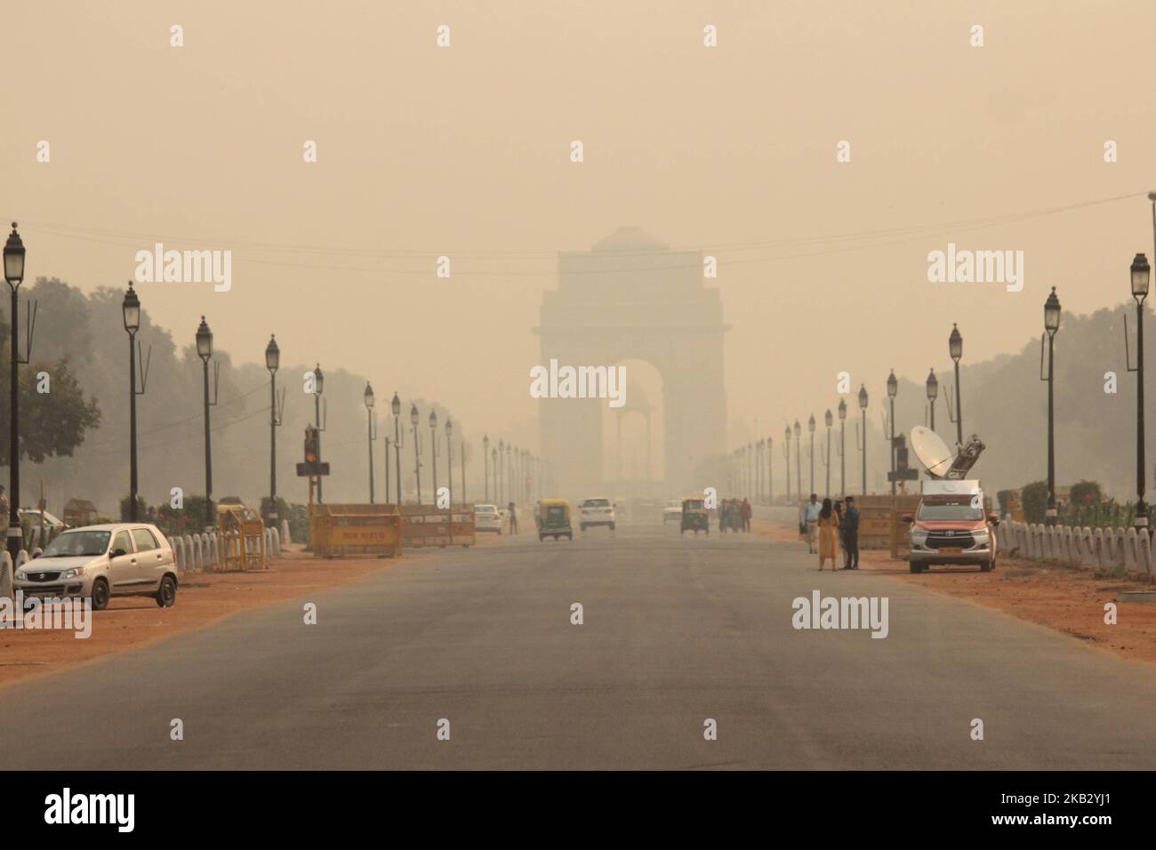 India gate smog hi-res stock photography and images - Alamy