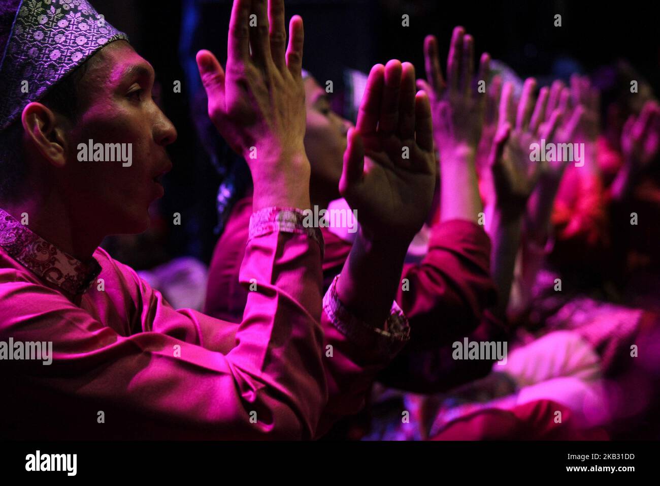 Performi idsok hi-res stock photography and images - Alamy