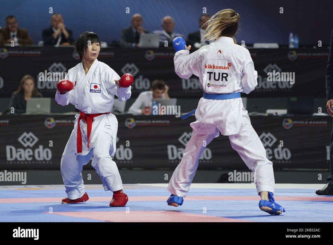 Female kumite hi-res stock photography and images - Alamy
