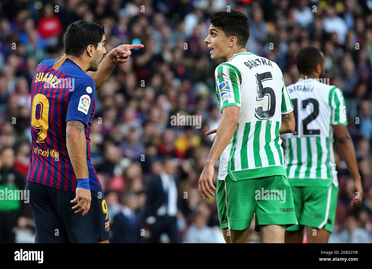 Luis Suarez and Marc Batra during the match between FC Barcelona and ...