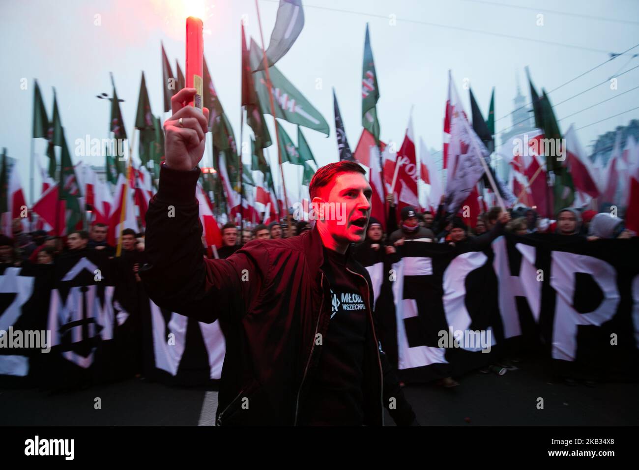 Hundreds of thousands march to celebrate Polish independence in Warsaw ...