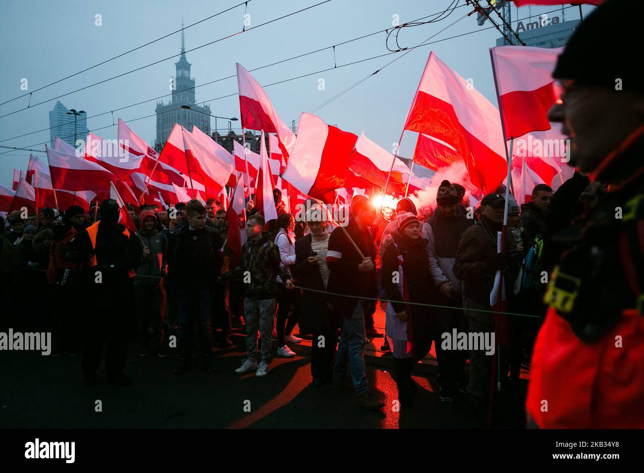 Hundreds of thousands march to celebrate Polish independence in Warsaw ...