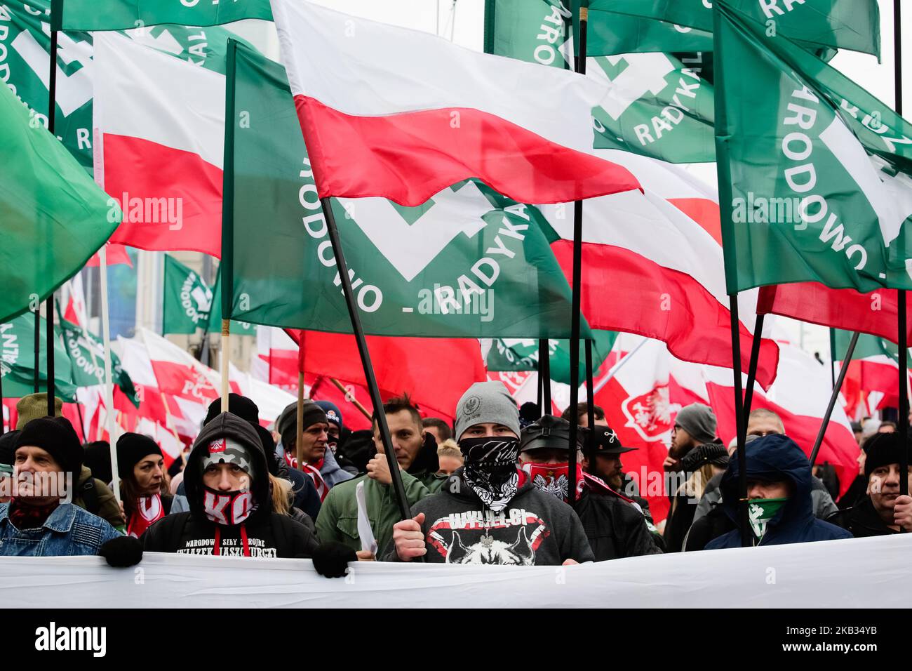 Hundreds of thousands march to celebrate Polish independence in Warsaw ...
