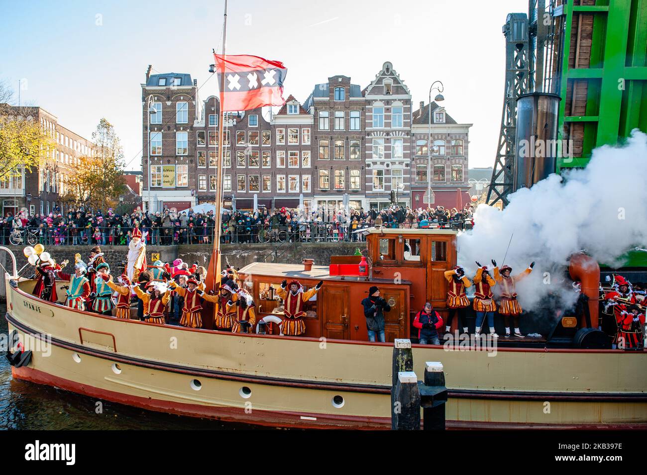 Sinterklaas boat hi-res stock photography and images - Alamy