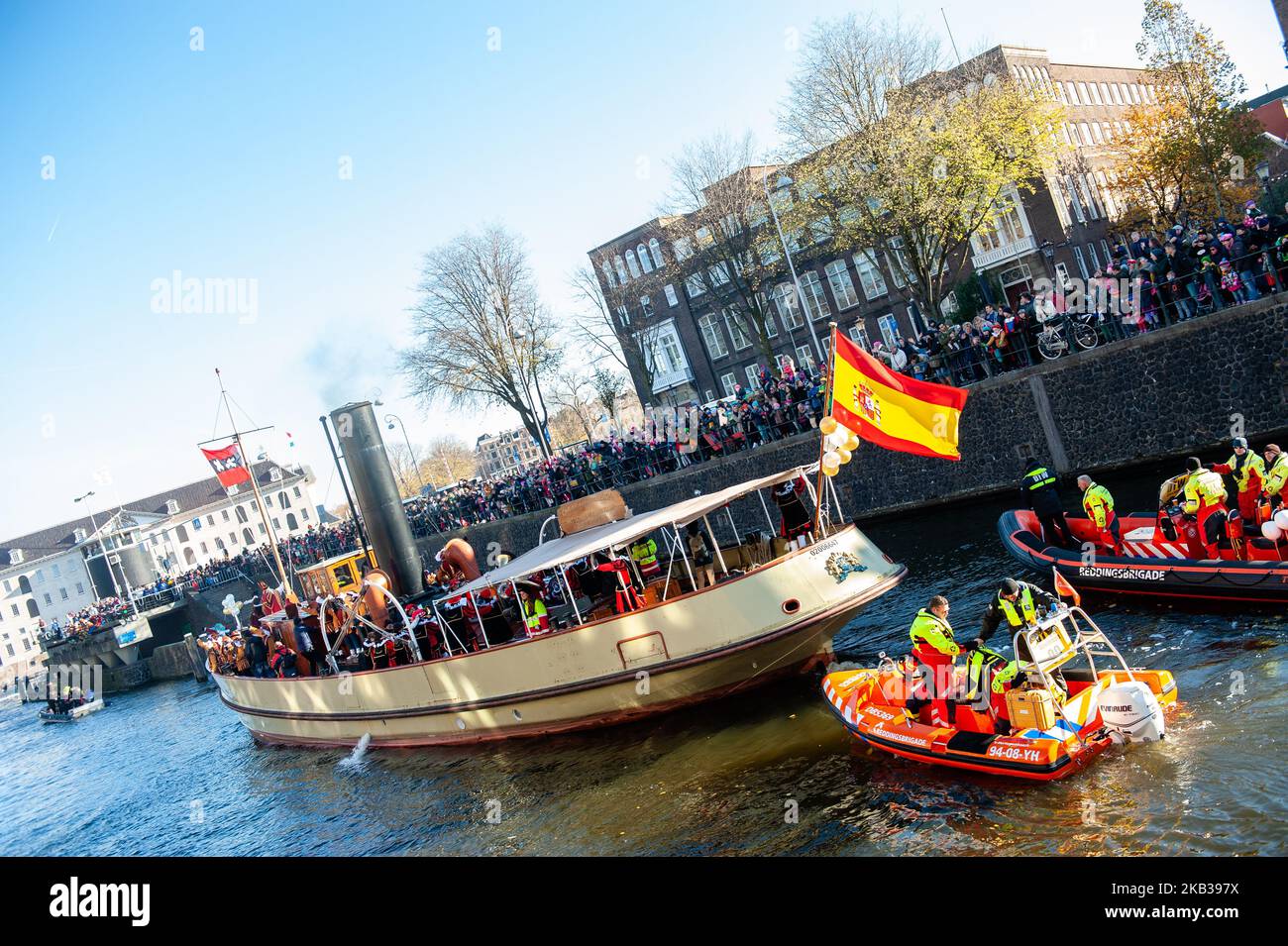 Sinterklaas boat hi-res stock photography and images - Alamy