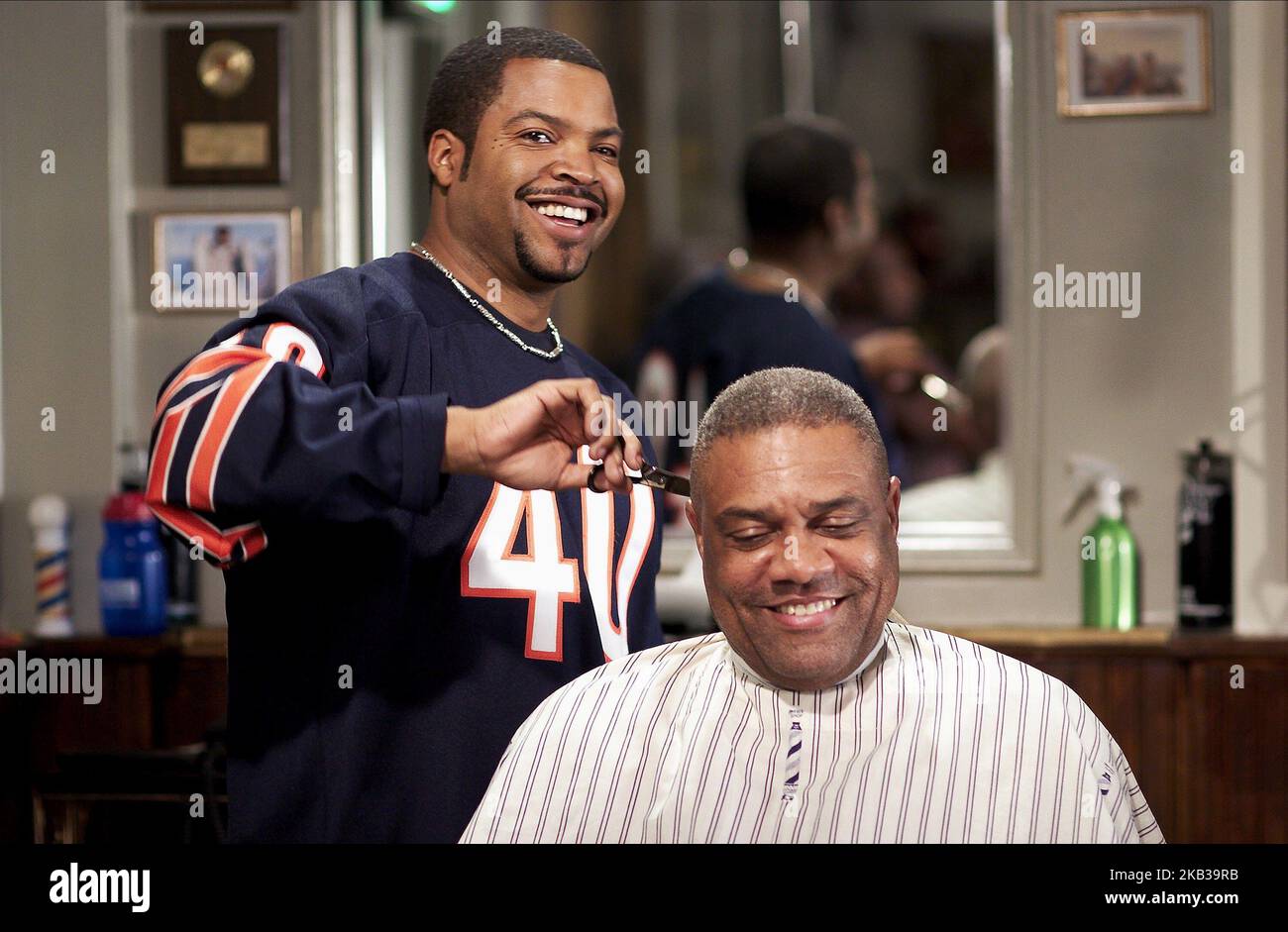 BARBERSHOP 2: BACK IN BUSINESS, ICE CUBE, 2004 Stock Photo - Alamy