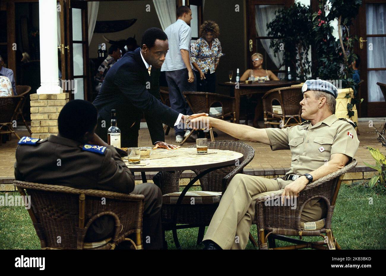 Don cheadle hotel rwanda hi-res stock photography and images - Alamy