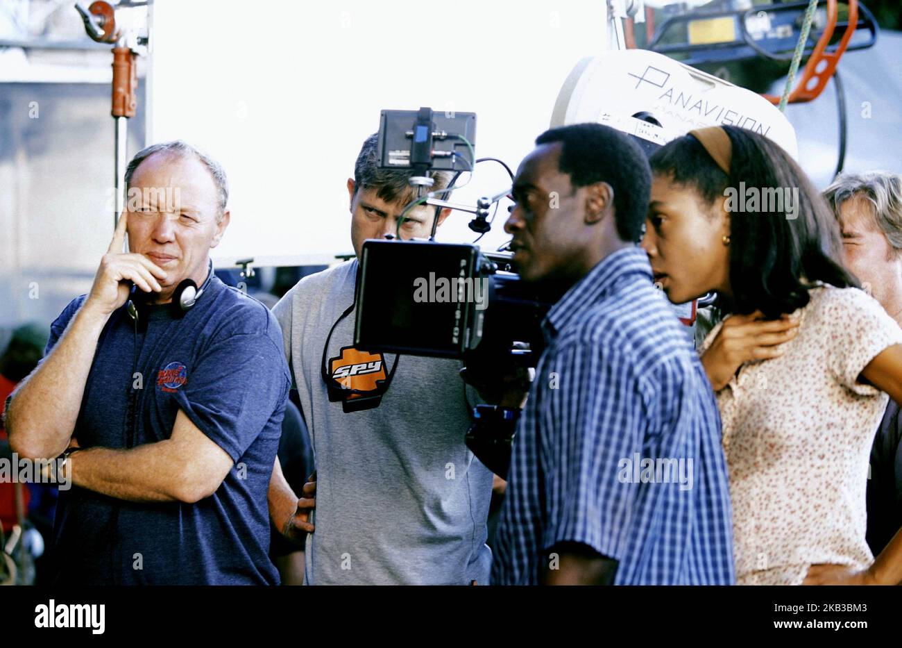 Hotel rwanda 2004 don cheadle hi-res stock photography and images - Alamy