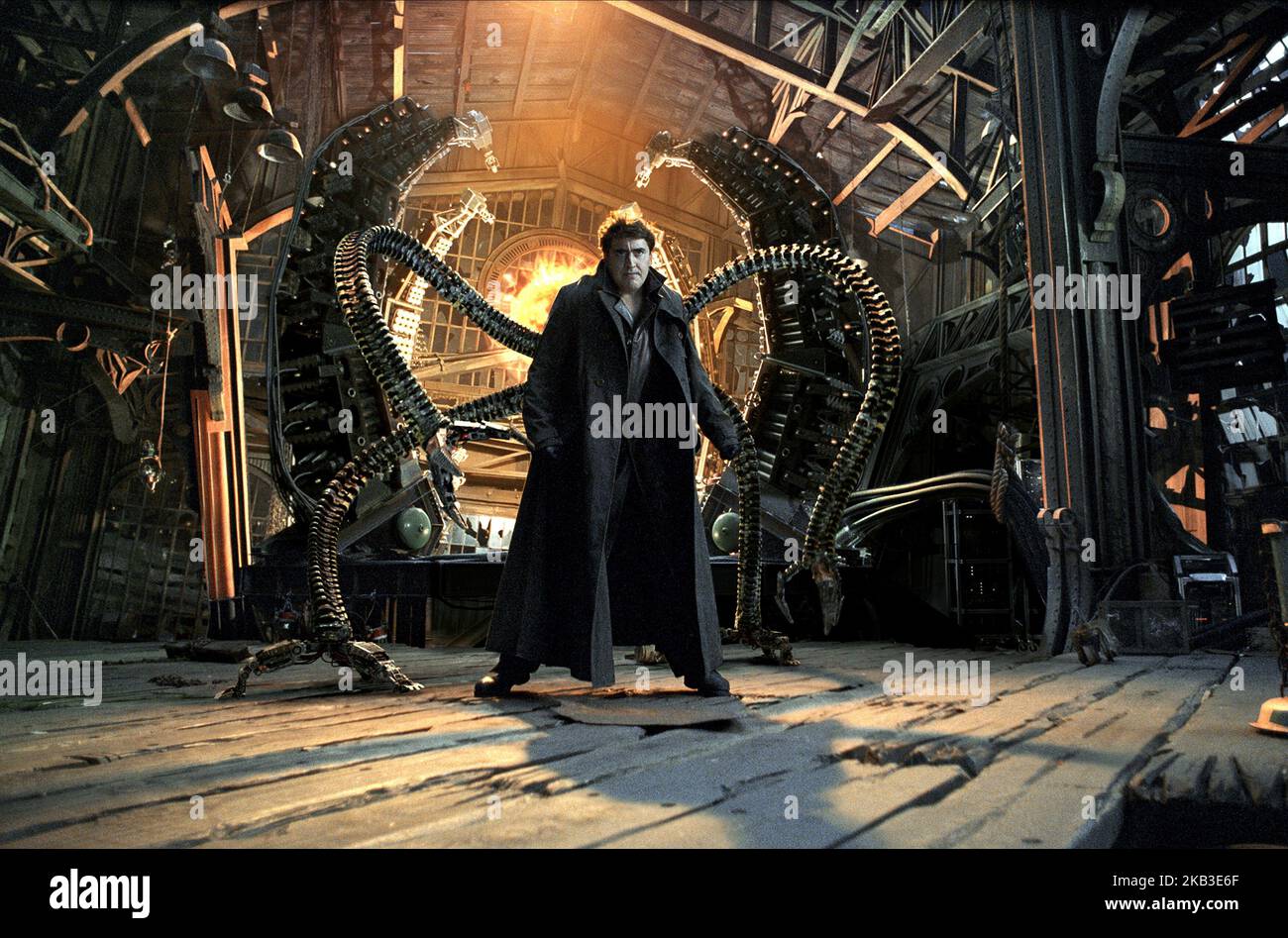 Spiderman 2 alfred molina 2004 hi-res stock photography and images - Alamy
